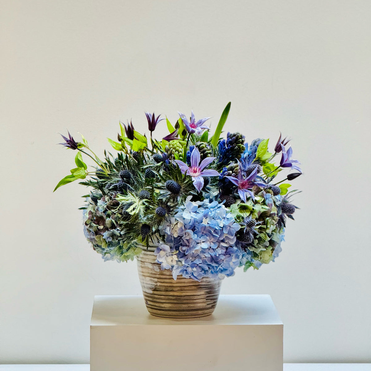Seasonal Blue Flower Arrangements (Send Blue Flower Gifts)